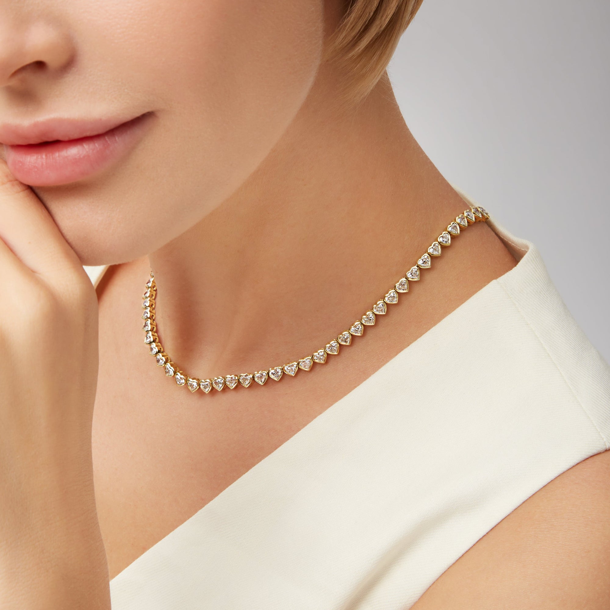 18.77ct Straight Line Heart Shape Bezel Diamond Necklace in 18K Yellow